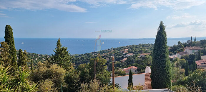 Maison à vendre - Roquebrune-sur-Argens - 4 pièces - 2 chambres