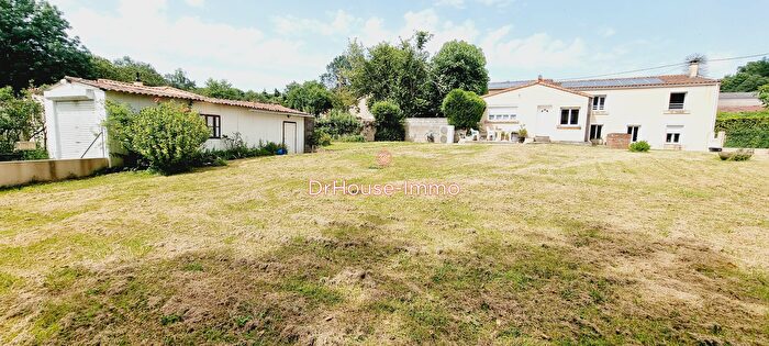 Maison à vendre - Mouilleron-en-Pareds - 10 pièces - 5 chambres