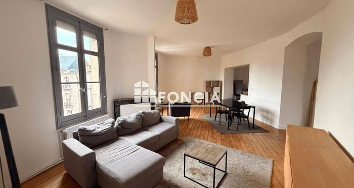 Centre, Angers : Appartement 4 pièces à louer