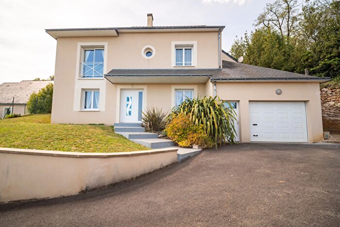 Maison à vendre - Saint-Hilaire-Saint-Florent, Saint-Hilaire - 7 pièces - 4 chambres