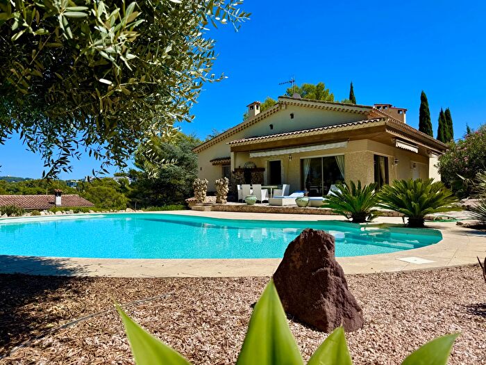 Maison à vendre - Mougins, Le Colombier, Colombe, Cabrières, Le Bordé - 7 pièces - 6 chambres