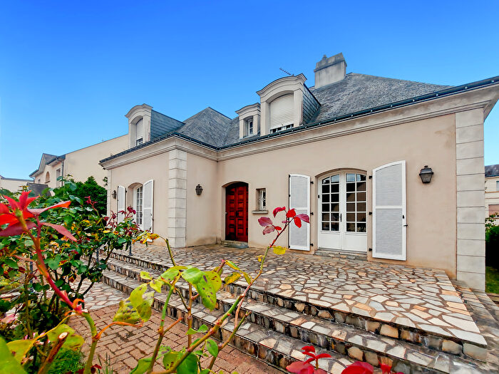 Laval, Les Pommeraies : Maison 8 pièces à vendre