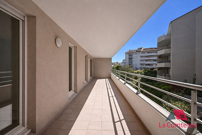 Marseille 6ème, Castellane : Appartement 3 pièces à vendre