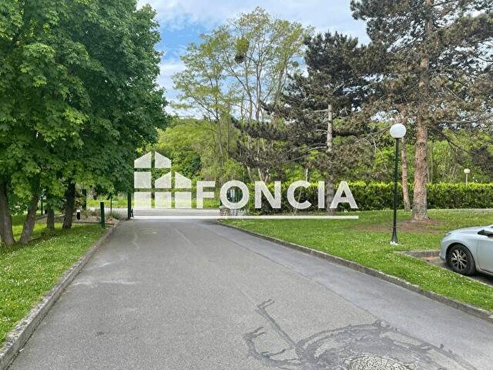 Appartement à louer - Croissy-sur-Seine - 2 pièces - 1 chambre