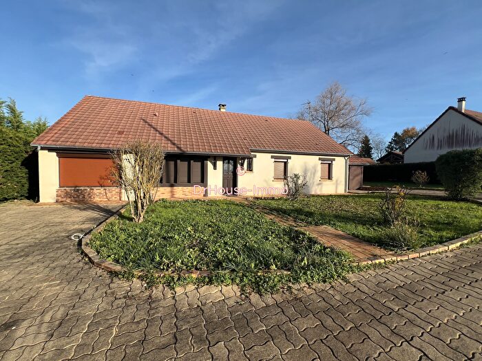 Maison à vendre - Saint-Éloy-de-Gy - 8 pièces - 6 chambres