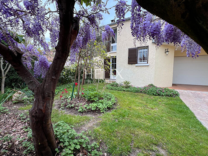 Chatou, Ouest : Maison 6 pièces à vendre