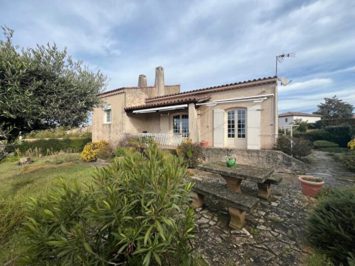 Maison à vendre - Saint-Mitre-les-Remparts - 5 pièces - 3 chambres