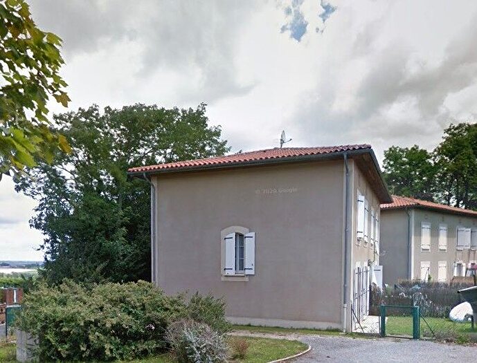 Maison 4 pièces à Saman, à louer