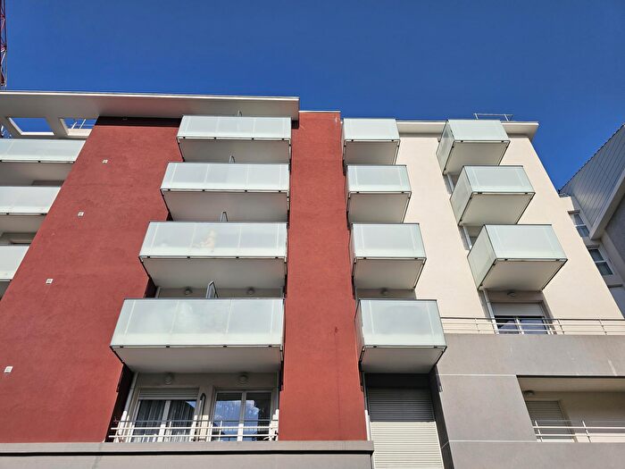 Appartement à louer - Nice, Saint-Roch - 1 pièce