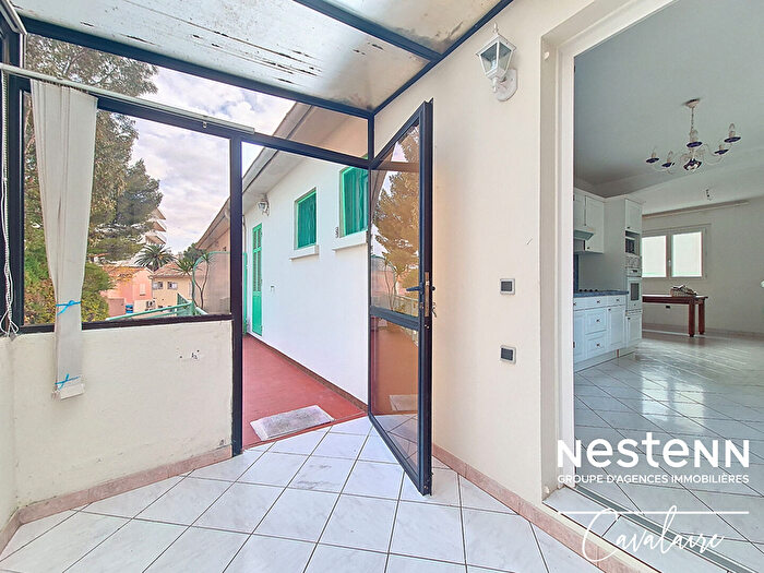 Appartement à vendre - Cavalaire-sur-Mer, Centre-ville - 3 pièces - 2 chambres