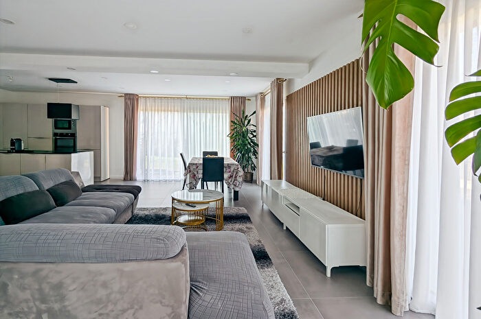 Maison à vendre - Liffré - 6 pièces - 4 chambres