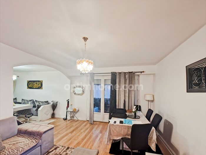 Appartement à vendre - Pau, Centre-ville - 4 pièces - 2 chambres