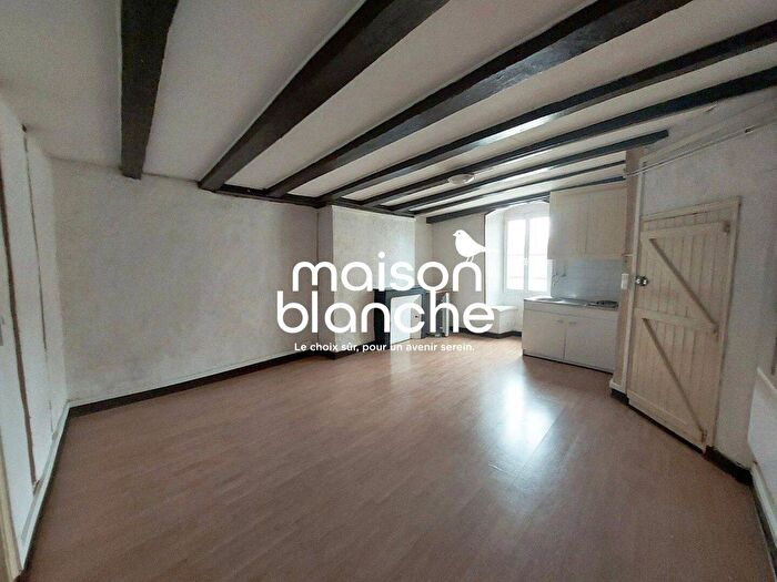 Appartement à louer - Centre Ville, Saint-Maixent-lécole - 1 pièce