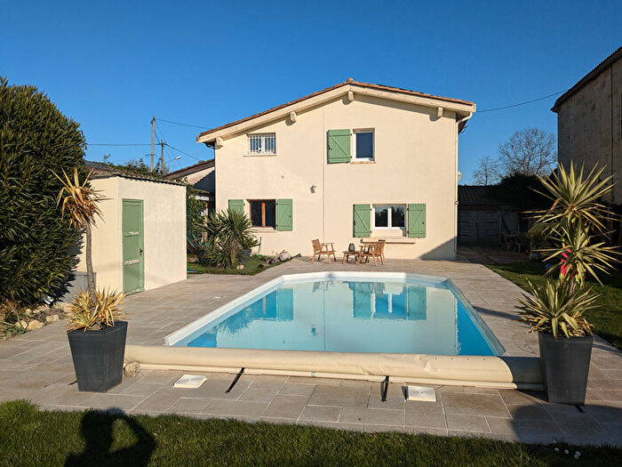 Maison à vendre - Ambès - 7 pièces - 3 chambres