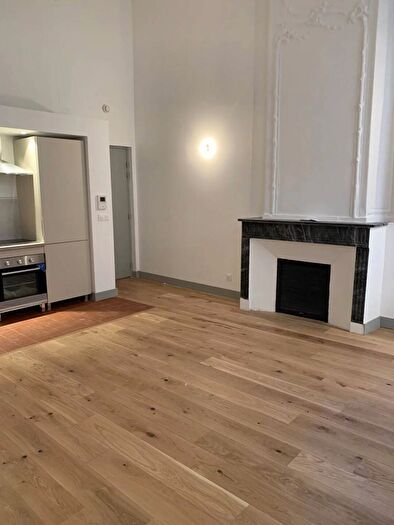 Centre Ville, Aix-en-Provence : Appartement 2 pièces à louer