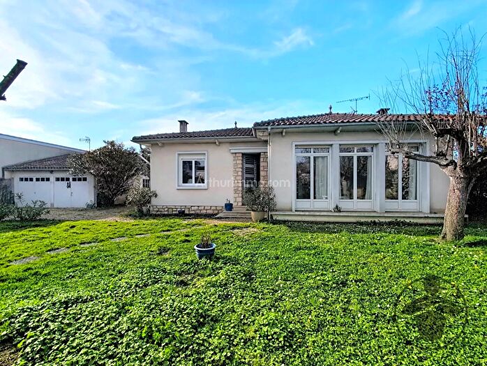 Maison à vendre - Coutras - 4 pièces - 3 chambres