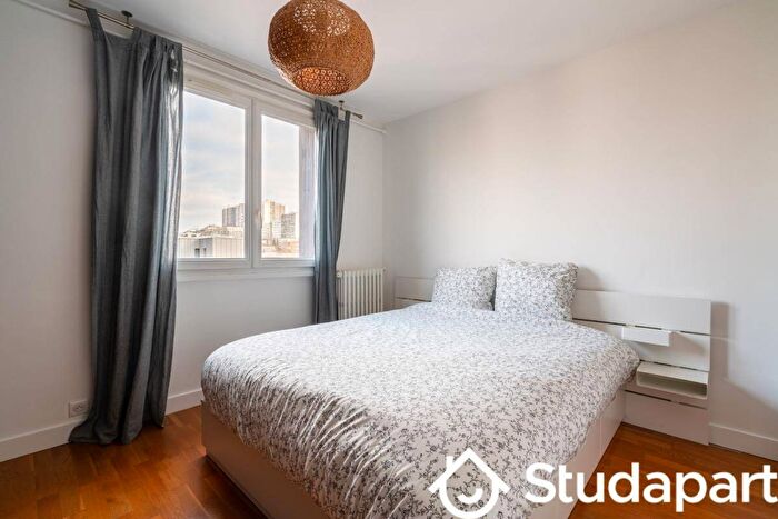 Appartement à louer - Chemins des Vignes, Issy-les-Moulineaux - 1 pièce - 1 chambre