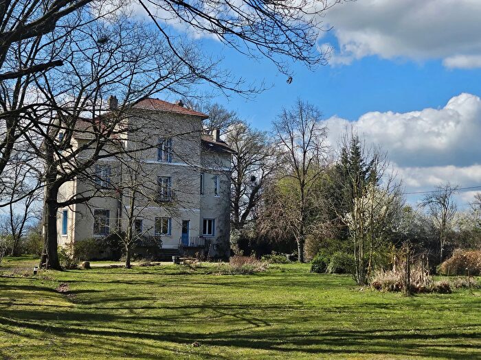 Maison à vendre - Montrond-les-Bains - 10 pièces - 3 chambres