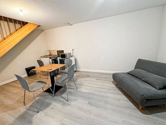 Appartement à louer - Cernay Jamin-Jean Jaurès-Epinettes, Reims - 2 pièces - 1 chambre