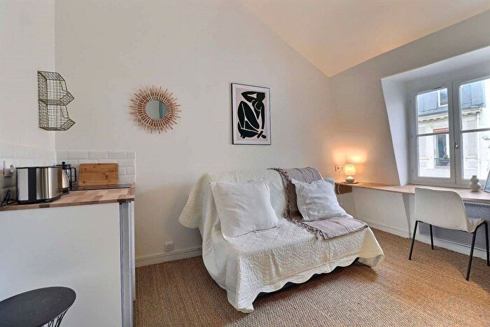 Appartement à louer - La Fourche-Guy Môquet, Paris ème arrondissement - 1 pièce