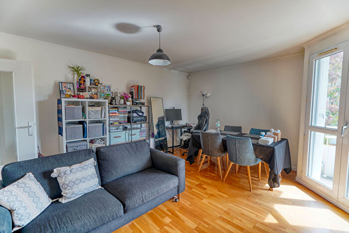 Appartement à vendre - Guyancourt, LEurope - 2 pièces - 1 chambre