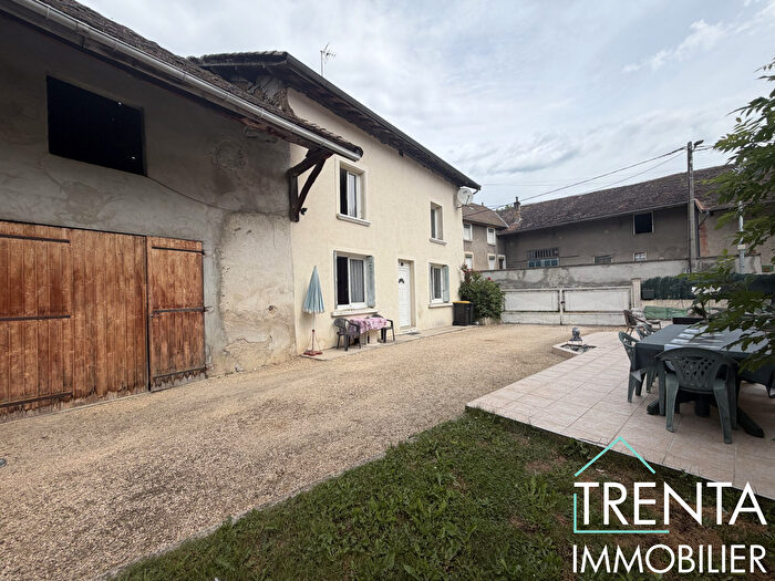Maison 5 pièces à Châbons, à vendre