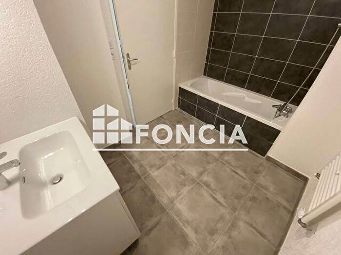 Appartement à louer - Les-Picotieres le Village, Villefontaine - 3 pièces - 2 chambres