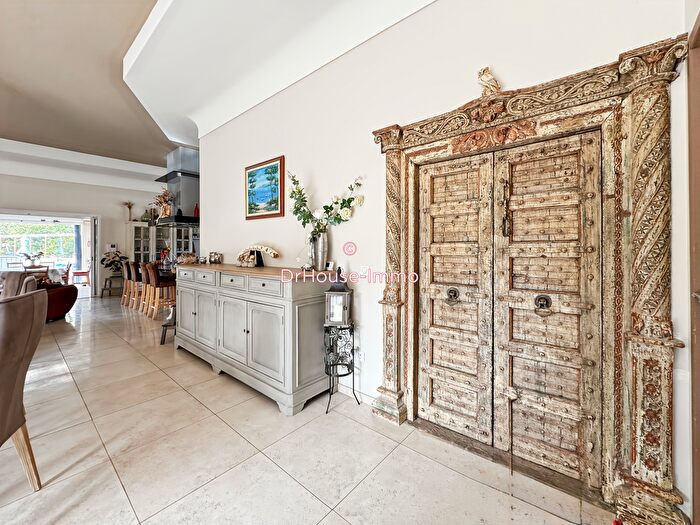 Maison à vendre - Saint-Maximin-la-Sainte-Baume, Vérane - 10 pièces - 5 chambres