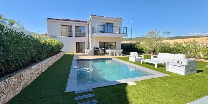 Maison à louer - Cassis - 5 pièces - 4 chambres