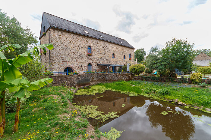 Maison à vendre - Montsûrs - 13 pièces - 5 chambres