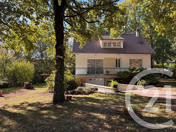 Maison 4 pièces à Saint-Sauveur-sur-École, à vendre