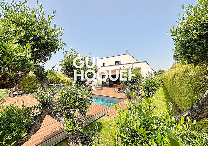 Maison à vendre - Charnay-lès-Mâcon - 6 pièces - 5 chambres