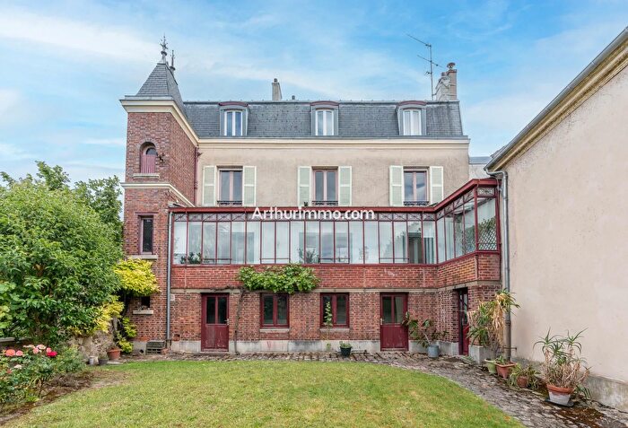 Sucy-en-Brie, Centre-ville - Maison 12 pièces à vendre