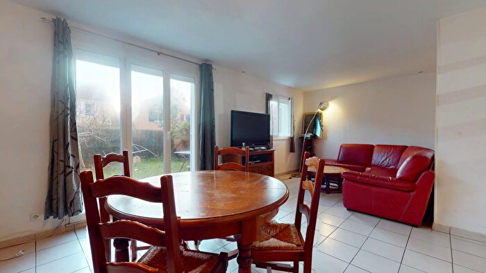 Maison à vendre - Voisins-le-Bretonneux - 4 pièces - 3 chambres