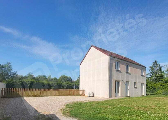 Maison 6 pièces à Sermaises, à vendre