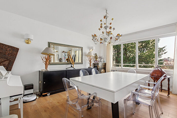 Chatou, Sud : Appartement 5 pièces à vendre