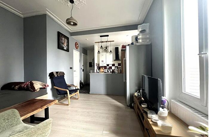 Appartement à vendre - Nanterre, Chemin de lîle - 2 pièces - 1 chambre