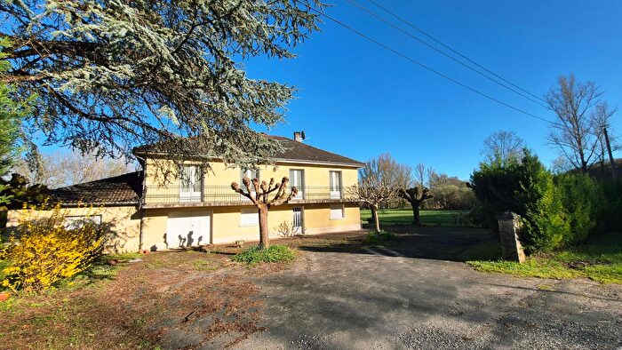 Maison à vendre - Saint-Georges-de-Montclard - 6 pièces - 5 chambres