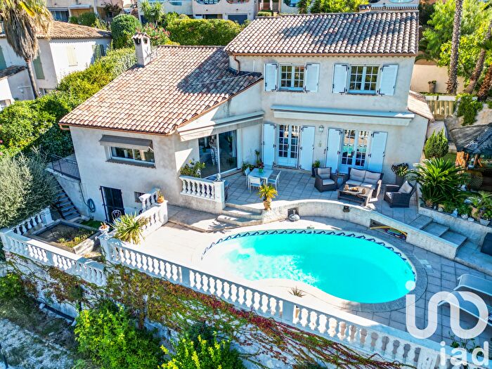 Maison à vendre - La Gaude - 6 pièces - 4 chambres