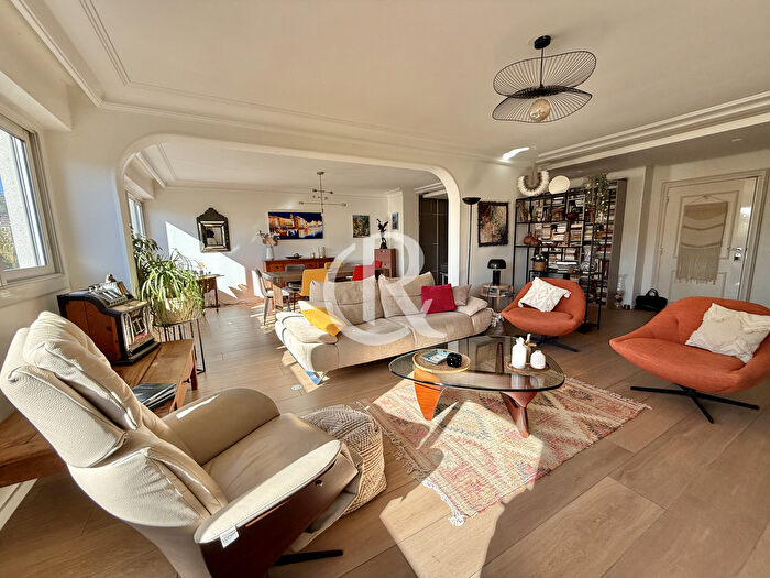 Appartement à vendre - Hyères, Centre-ville - 5 pièces - 3 chambres