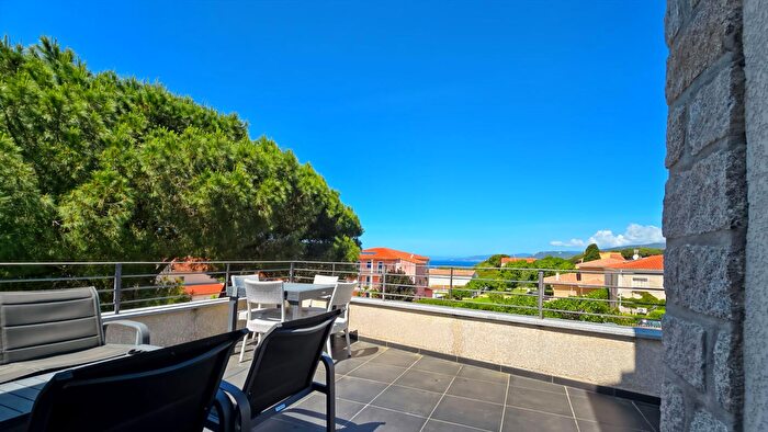 Appartement à vendre - Propriano - 4 pièces - 2 chambres