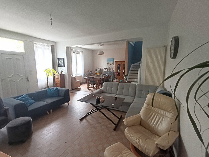 Maison à vendre - Loué - 5 pièces - 4 chambres