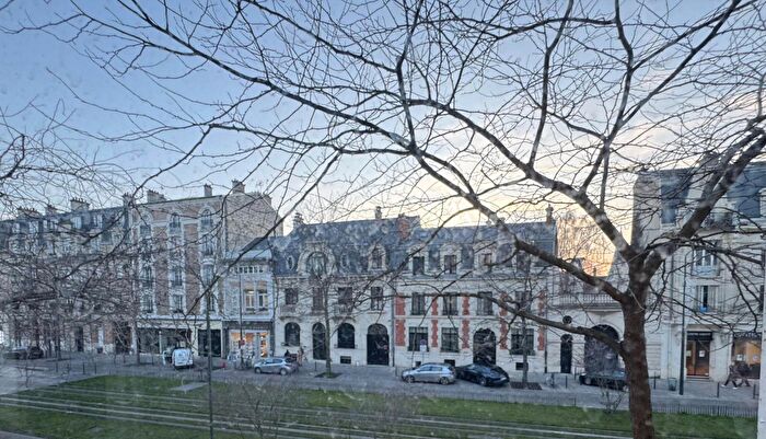 Appartement à vendre - Reims, Centre-ville - 5 pièces - 3 chambres