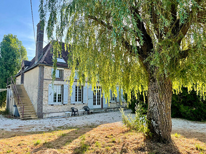 Maison 8 pièces à Courtaoult, à vendre
