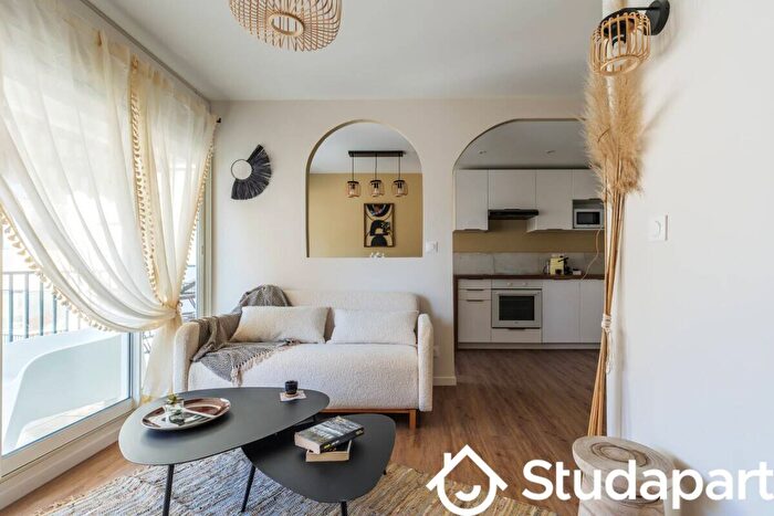 Appartement à louer - Saint Augustin, Nice - 1 pièce - 2 chambres