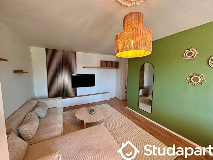 Les Blossières-Mairie, Orléans - Appartement 1 pièce à louer