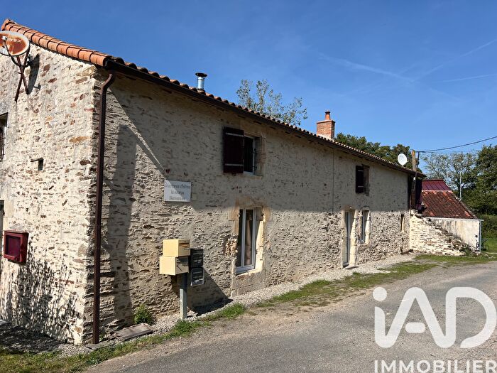 Maison à vendre - Mareuil-sur-Lay-Dissais - 5 pièces - 3 chambres