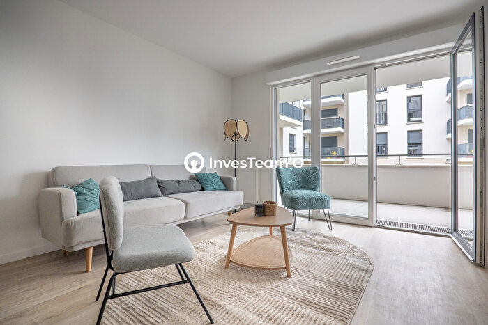 Appartement à louer - Bobigny, Pont de Pierre - 4 pièces - 3 chambres