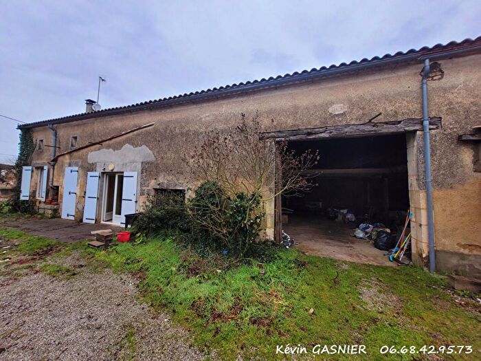 Maison à vendre - Chasseneuil-sur-Bonnieure - 3 pièces - 1 chambre