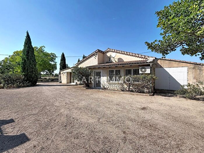 Maison 11 pièces à Taillades, à vendre